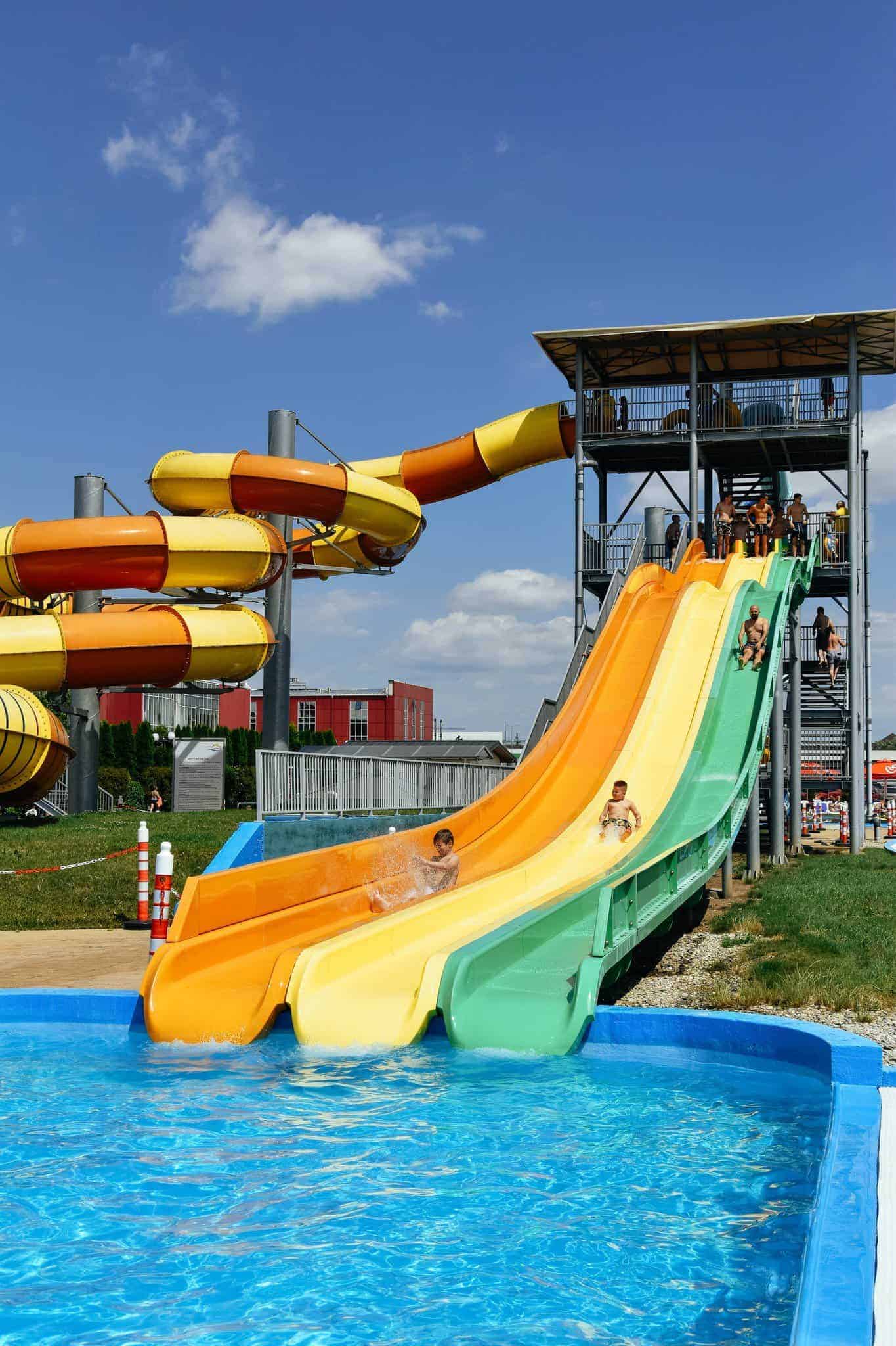8 Piscine și Ștranduri în Brașov și Împrejurimi - GOKID!