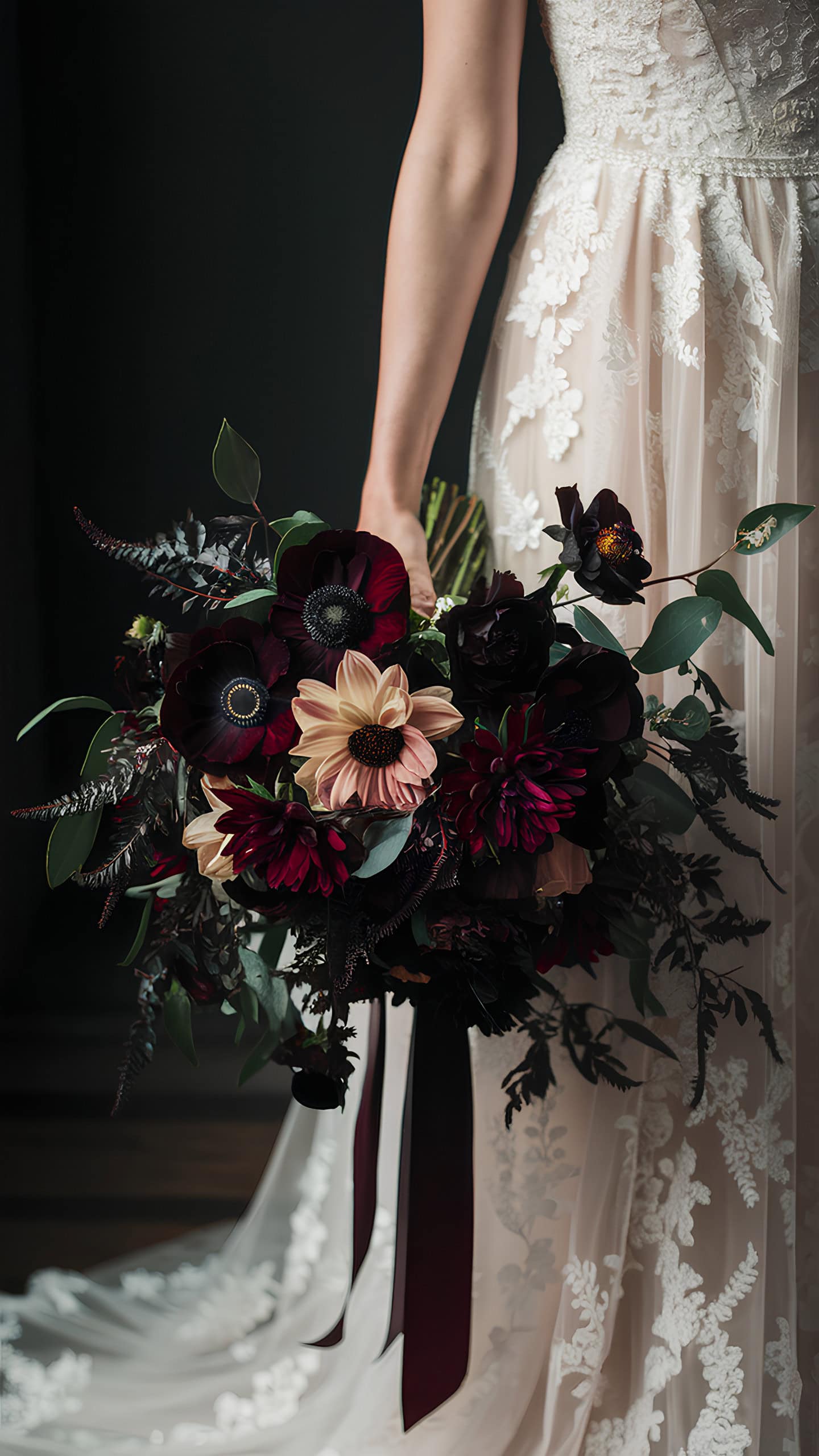 21 Dark Wedding Bouquets: Chic and Unique Floral Ideas for Your Big Day