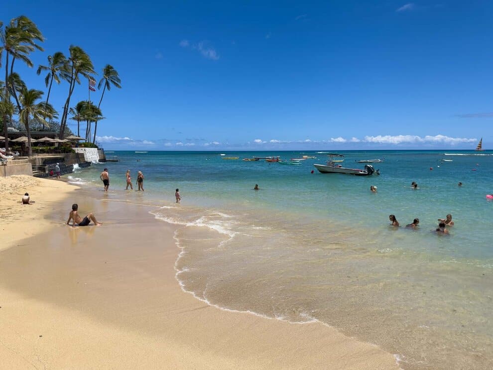 Kaimana Beach: A Gem in the Heart of Honolulu - Go Oahu