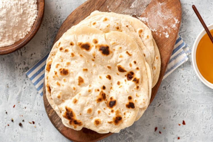 Roti vs Naan Differences: Side-by-Side Comparison