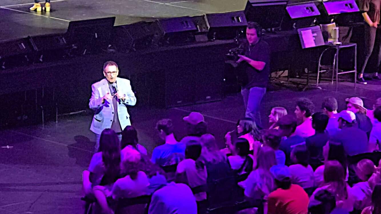 Observational Comedy and Performance Ideas for Corporate Events