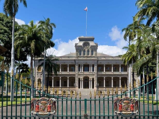 Iolani Palace - Go Oahu
