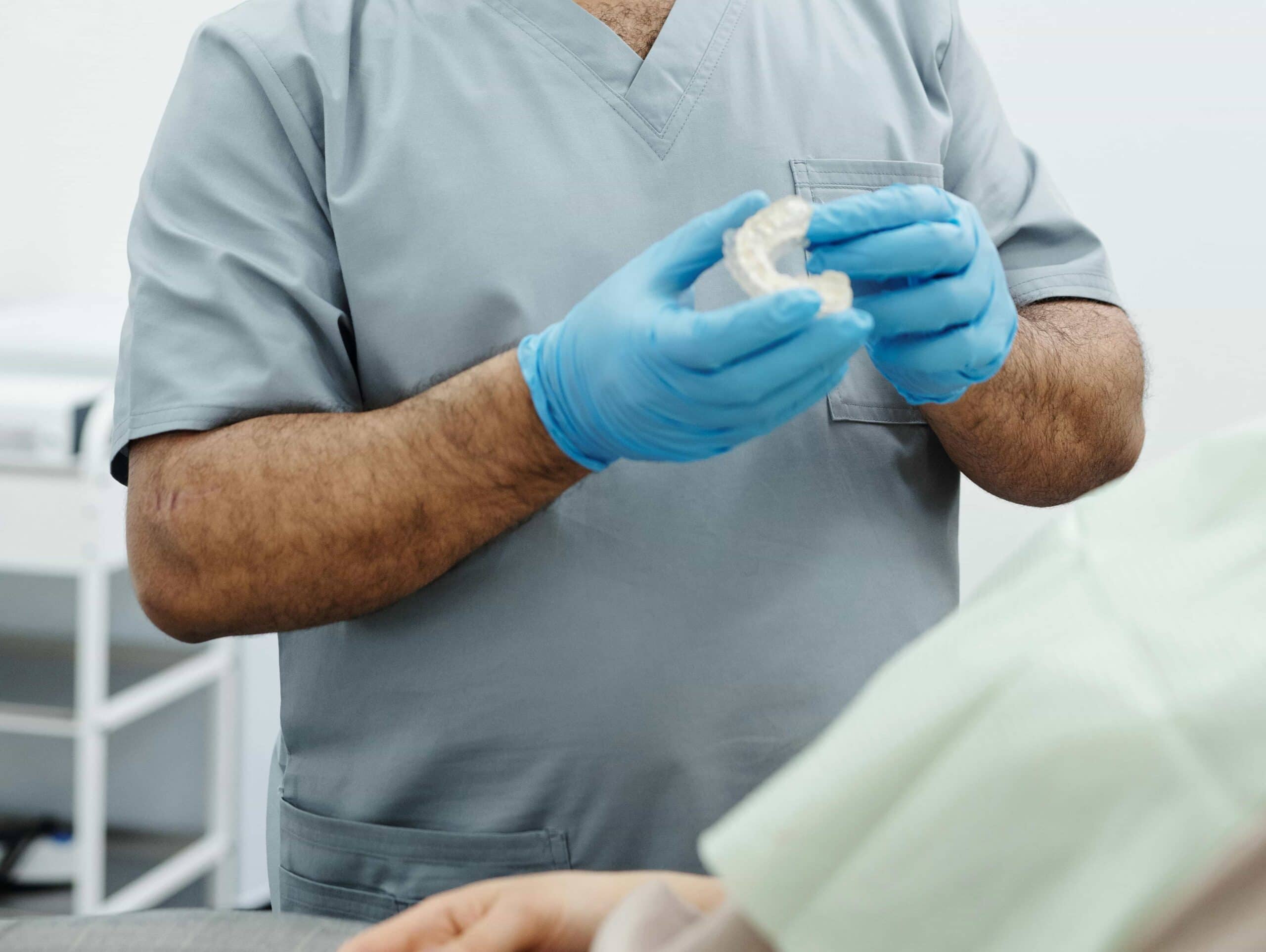 What Do Dental Retainers Look Like? - Magic Smiles