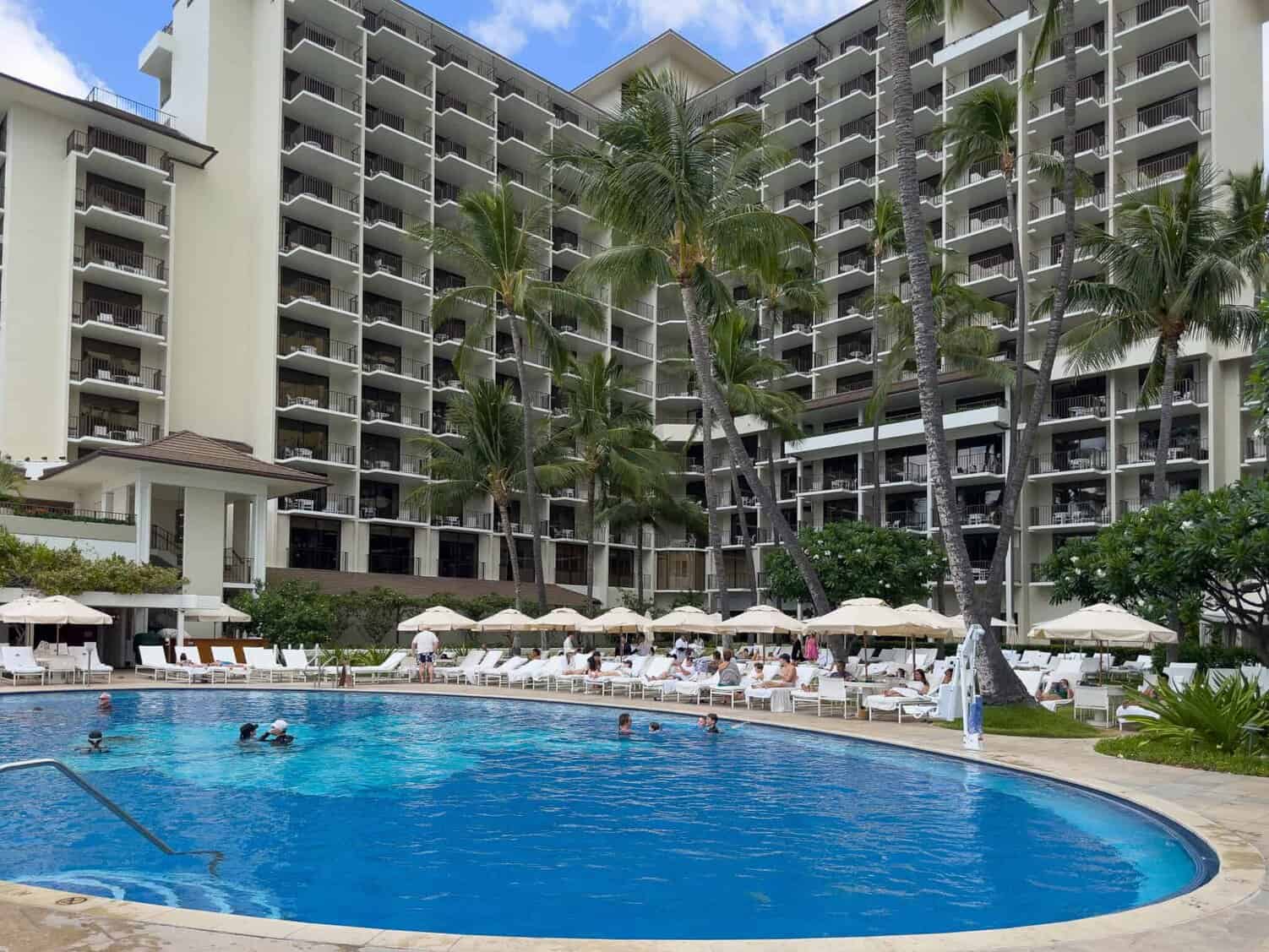 Halekulani Hotel Oahu: A Luxurious Escape in Waikiki - Go Oahu