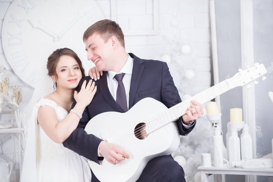 The 40 Best Duet Wedding Songs: Our Harmonious List
