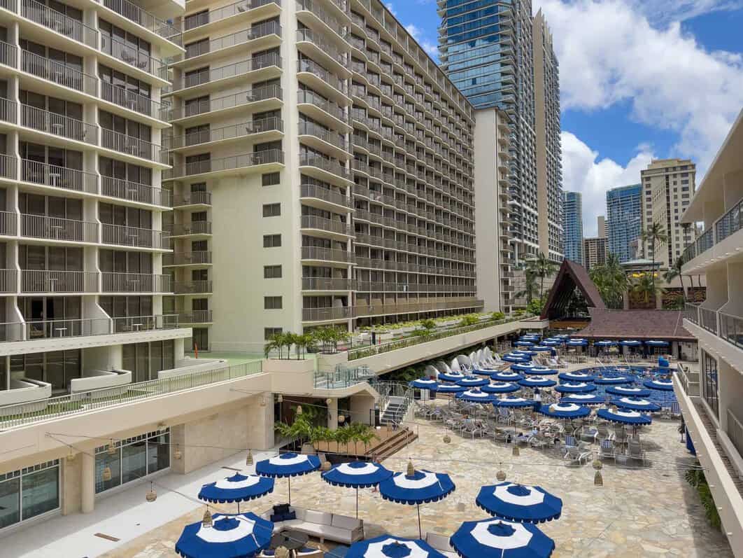 Outrigger Reef Waikiki Beach Resort: Ultimate Hawaiian Getaway Guide ...
