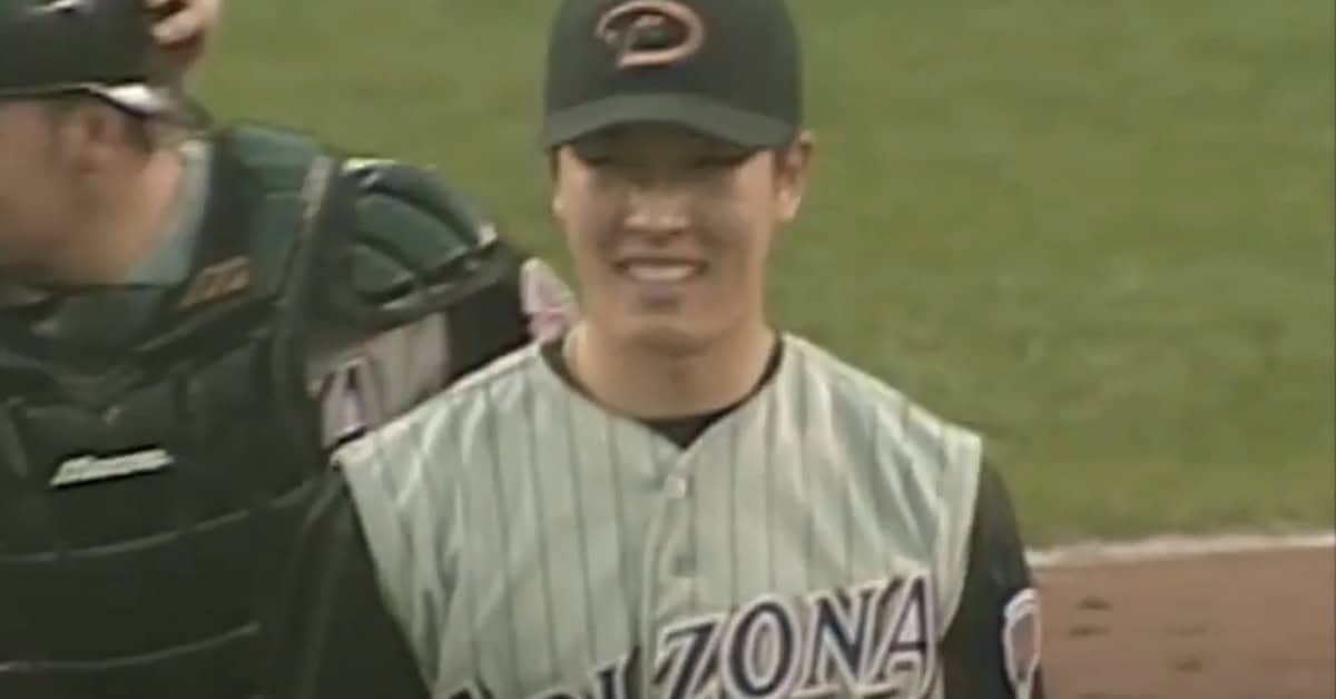 10 Submarine Pitchers Who Made Batters Look Like They Were Swinging ...