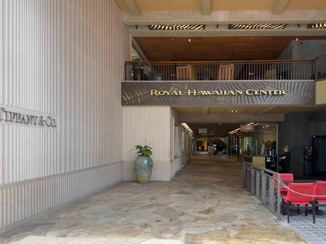 Royal Hawaiian Center - Go Oahu