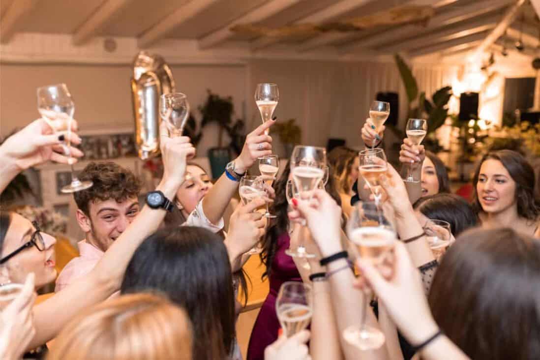 How To Write The Perfect Wedding Toast - Perfect Wedding Guide