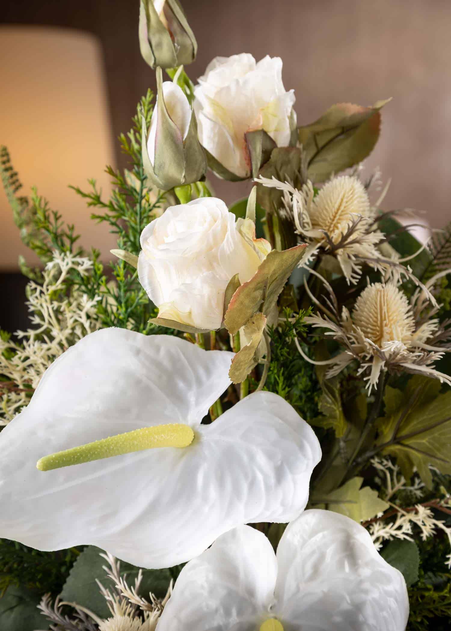 Mazzo di fiori artificiali finti per cimitero e loculo - Rose e Anthurium