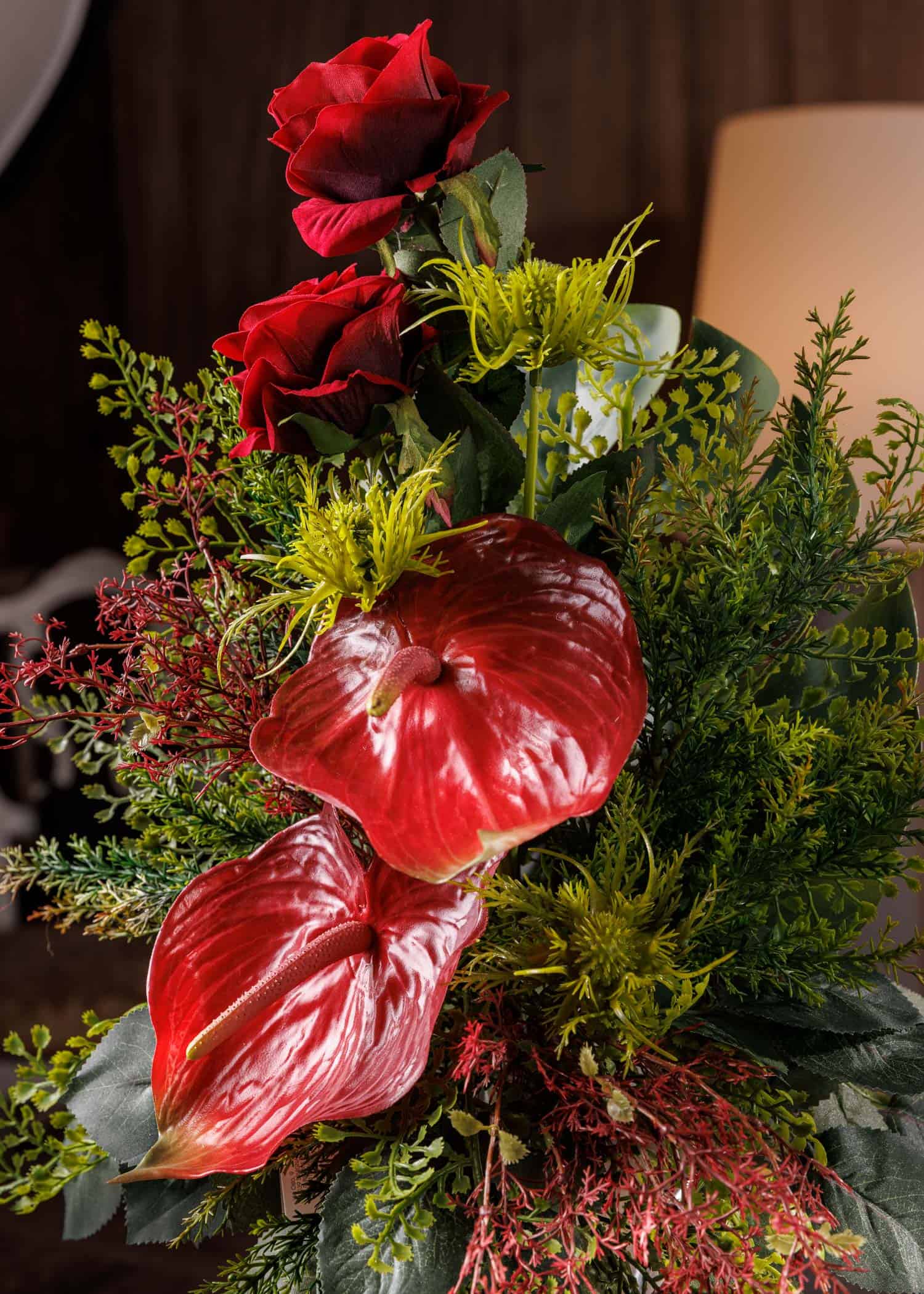 Composizioni Fiori Finti per Cimitero: Eleganza e Durata