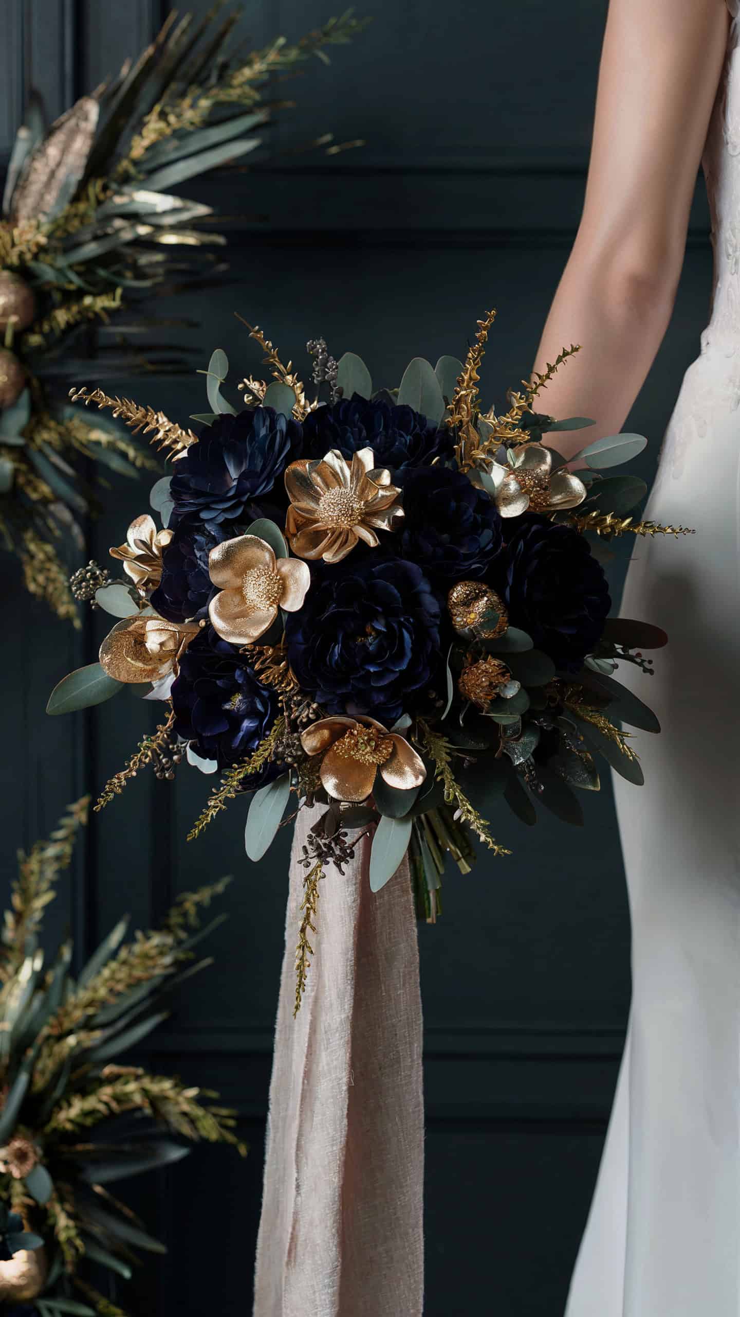15 Modern Wedding Bouquets for Couples to Love