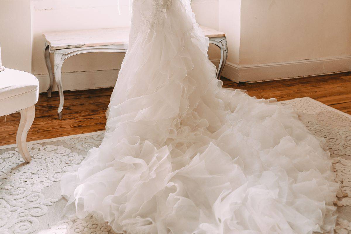 Wedding Dress Trains: Styles, Lengths, and Choosing Yours