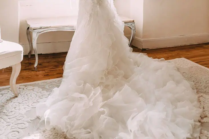 Wedding Dress Trains: Styles, Lengths, and Choosing Yours