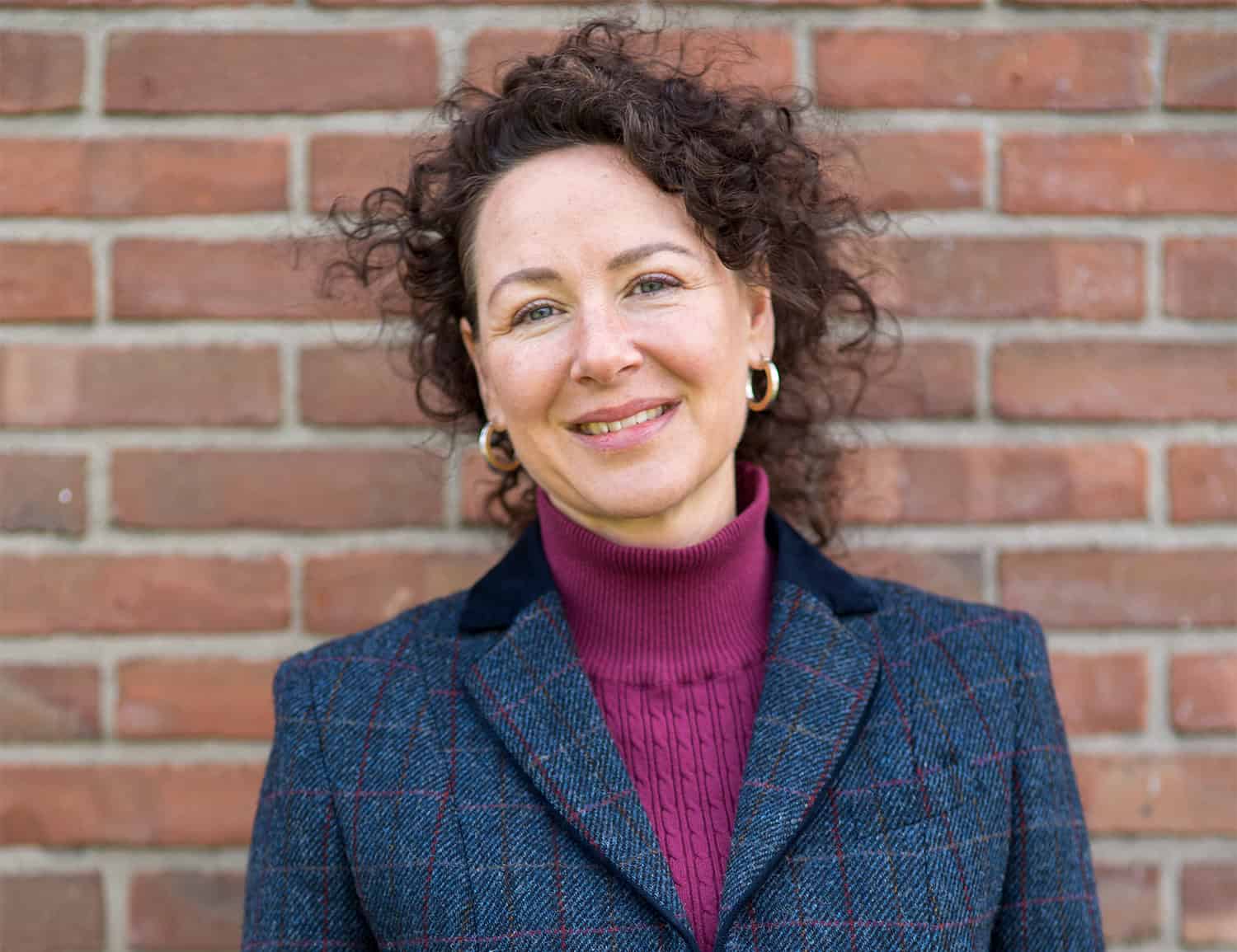 Johanna de Vries is a certified ReAttach® practitioner.