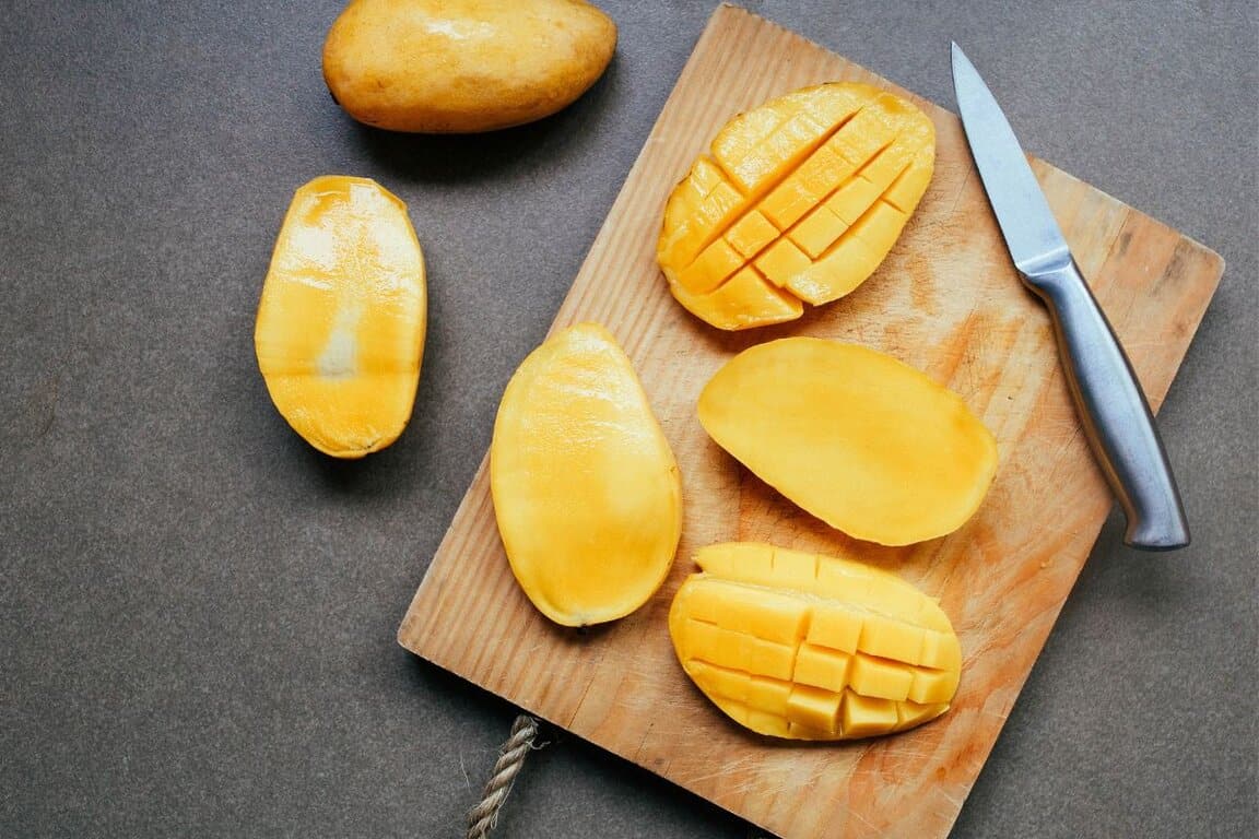 A Guide On How To Tell If A Mango Is Ripe - Food Champs