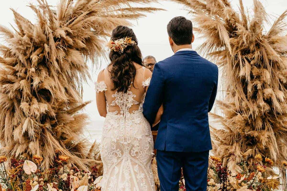 How to Attach Flowers to a Wedding Arch: Simple Tips for a Stunning ... How to Attach Flowers to a Wedding Arch: Simple Tips for a Stunning ...