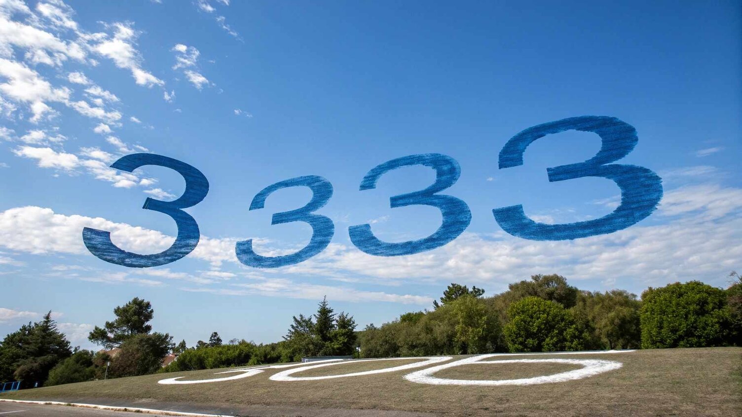 Angel Number 3333: A Guide to Its SignificanceDeluxe Astrology