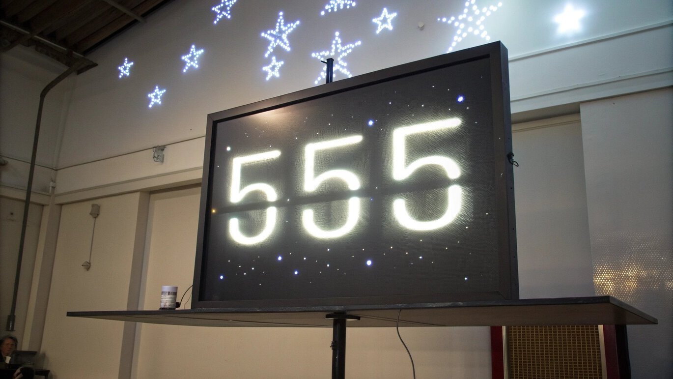 5555 Número do anjo: significado, significado e astrologia do GuidaneDeluxe