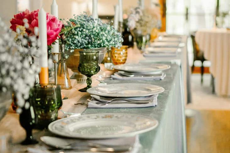 Modern Wedding Theme Ideas That Feel Sleek, Simple, and Sophisticated ...