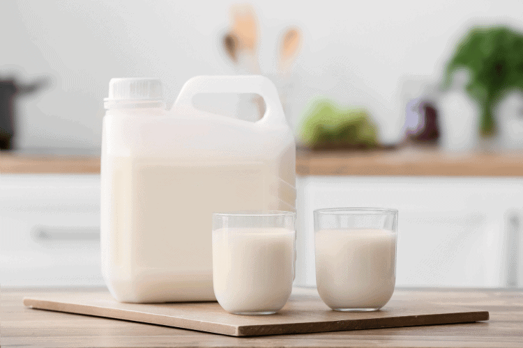 Whole Milk vs Homogenized Milk: How Do They Compare?