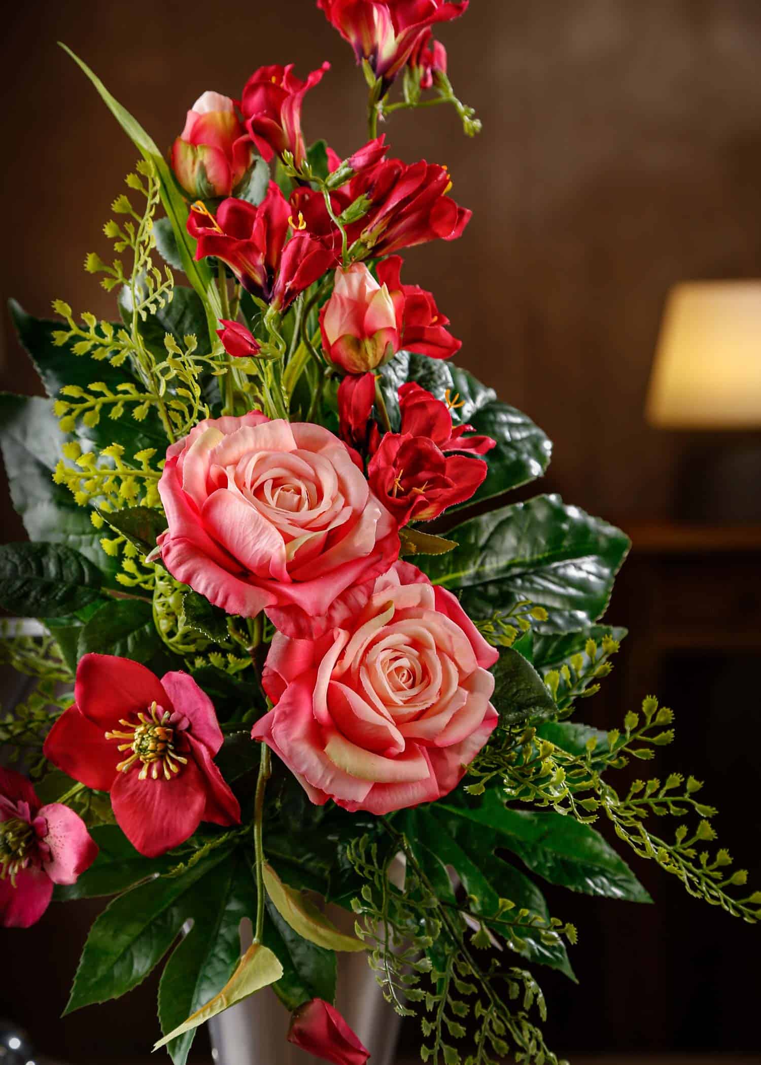 Mazzi di fiori finti per cimitero resistenti. Catalogo online.