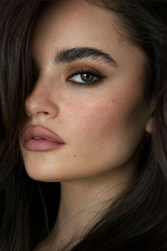 7 Easy Ways To Better, Fluffier Eyebrows - Eluxe Magazine
