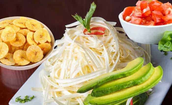 Ensalada de Chonta - Platos Tipicos de la Selva - Comidas Peruanas